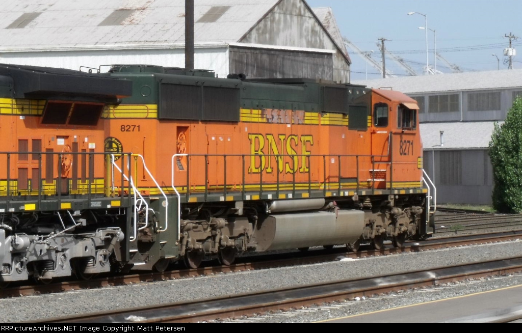BNSF 8271